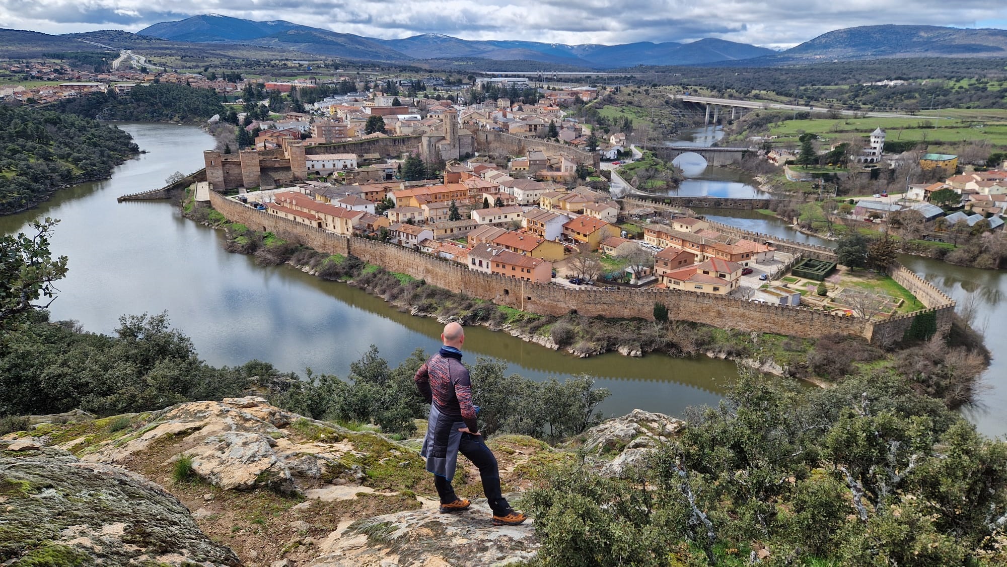 Un paseo por Buitrago del Lozoya, por Oscar Gordo y Marta Calderón ...